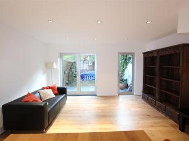 3 Bedrooms Terraced house for rent in Mitford Road, London N19