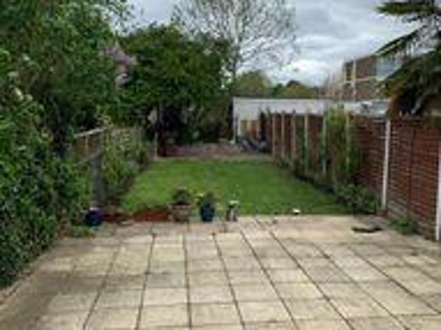3 Bedrooms Terraced house for rent in Montgomery Road, Edgware HA8
