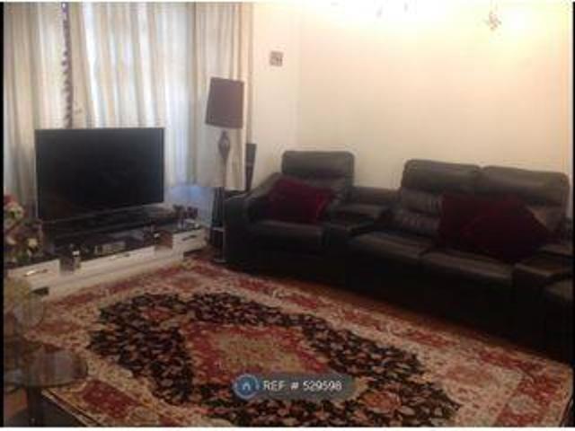 3 Bedrooms Terraced house for rent in Montgomery Road, Edgware HA8