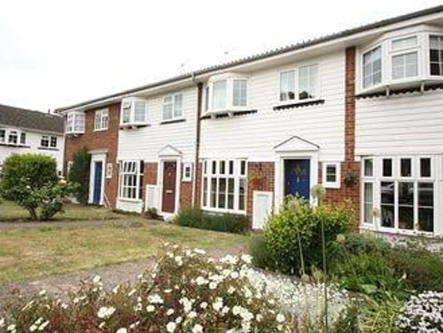 3 Bedrooms Terraced house for rent in Mount Hermon Close, Woking GU22
