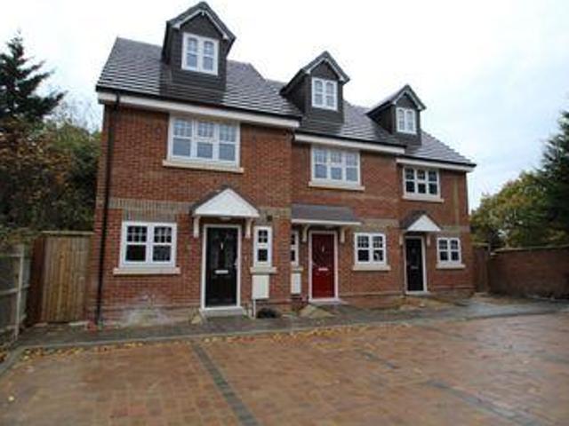 3 Bedrooms Terraced house for rent in Nym Close, Camberley GU15