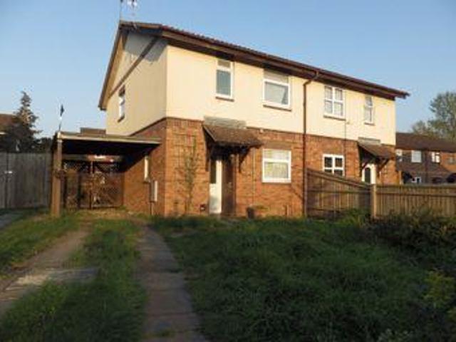 3 Bedrooms Terraced house for rent in Nappin Close, Aylesbury, Buckinghamshire HP19