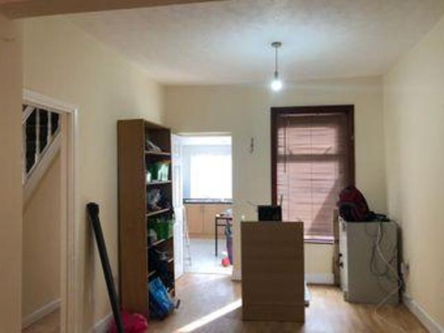 3 Bedrooms Terraced house for rent in Outram Road, East Ham E6
