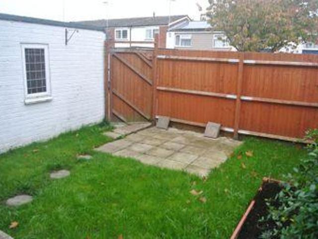 3 Bedrooms Terraced house for rent in Orkney Close, Basingstoke RG24