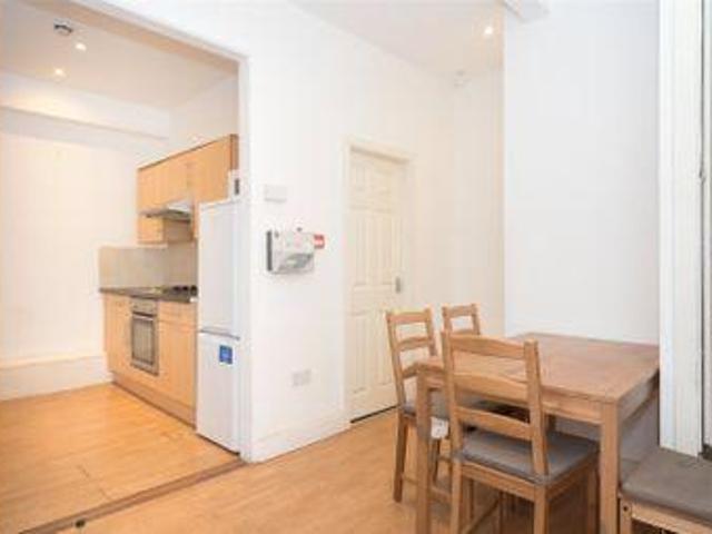3 Bedrooms Terraced house for rent in Autumn Street, Leeds, West Yorkshire LS6