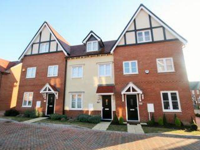 3 Bedrooms Terraced house for rent in Abingdon Close, Basildon SS15