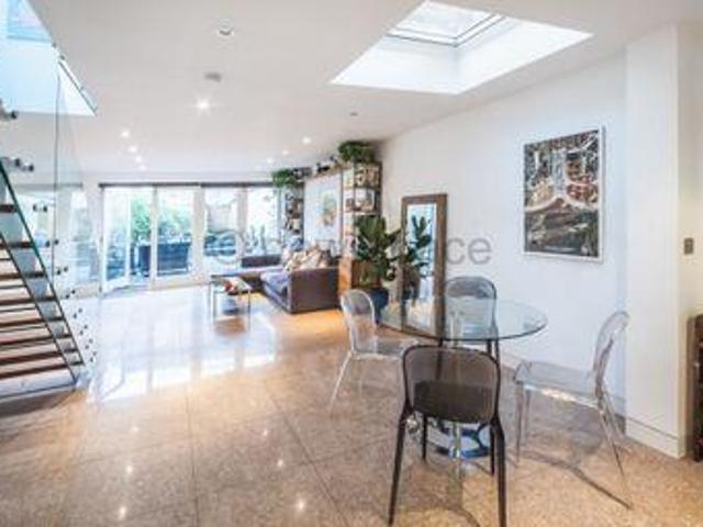 3 Bedrooms Terraced house for rent in Abney Gardens, Stoke Newington N16