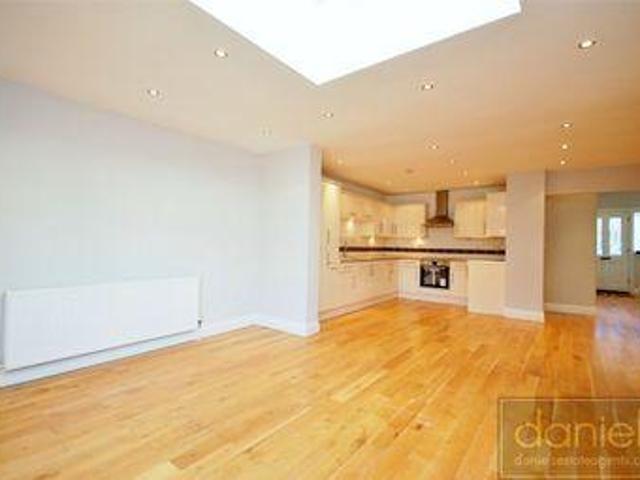 3 Bedrooms Terraced house for rent in All Souls Avenue, London NW10