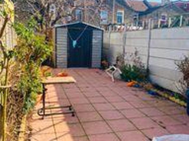 3 Bedrooms Terraced house for rent in Altmore Avenue, East Ham E6