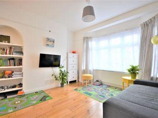 3 Bedrooms Terraced house for rent in Aragon Road, Kingston Upon Thames KT2