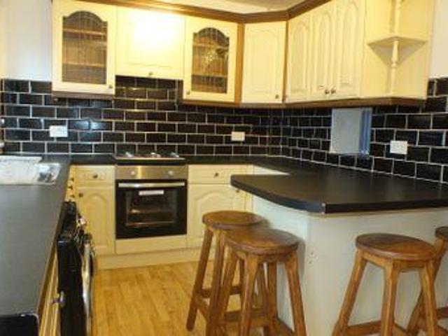 3 Bedrooms Terraced house for rent in Argie Avenue, Leeds LS4