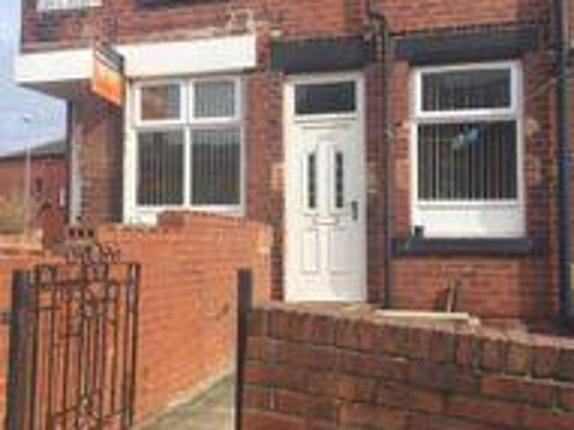 3 Bedrooms Terraced house for rent in Argie Road, Burley, Leeds LS4