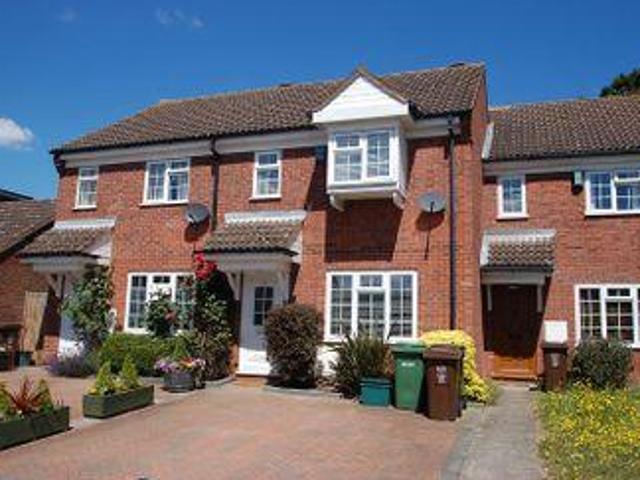 3 Bedrooms Terraced house for rent in Ashby Gardens, St Albans AL1