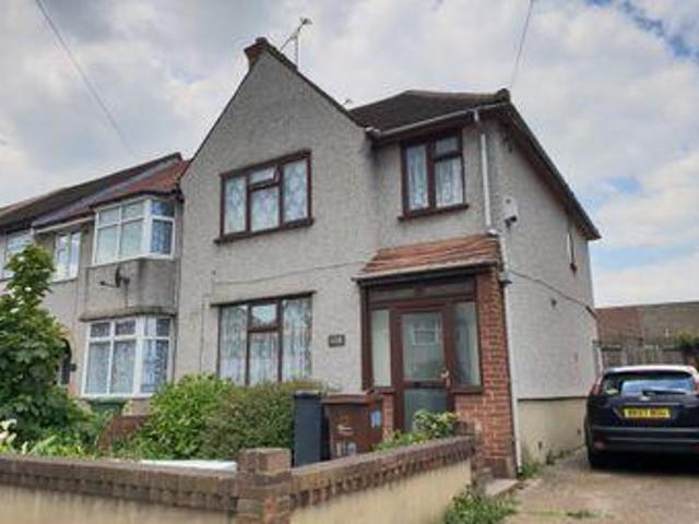 3 Bedrooms Terraced house for rent in Ballards Road, Dagenham, Essex RM10