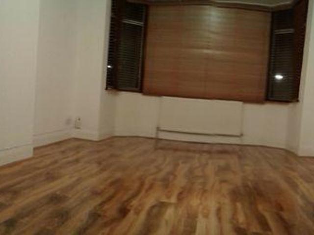 3 Bedrooms Terraced house for rent in Barmouth Road, Croydon CR0