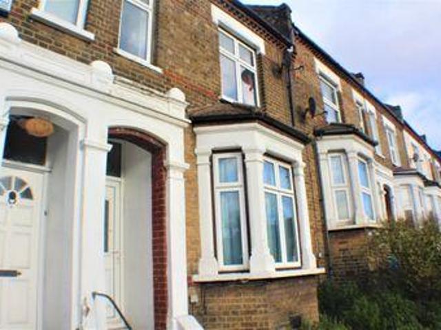 3 Bedrooms Terraced house for rent in Barnfield Gardens, Plumstead Common Road, London SE18