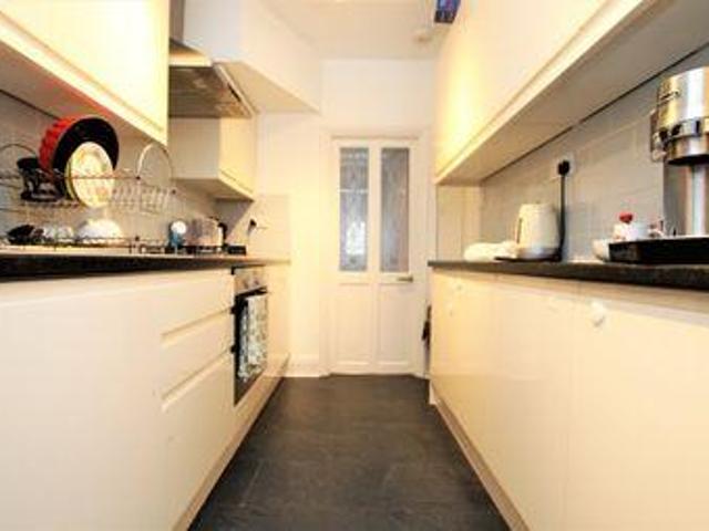 3 Bedrooms Terraced house for rent in Baron Gardens, Barkingside IG6