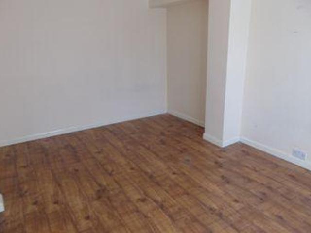 3 Bedrooms Terraced house for rent in Becontree Avenue, Becontree, Dagenham RM8