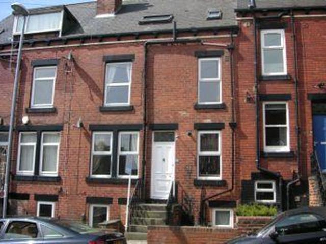 3 Bedrooms Terraced house for rent in Beechwood View, Burley, Leeds LS4