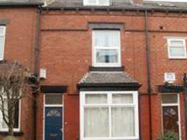 3 Bedrooms Terraced house for rent in Beechwood View, Burley, Leeds LS4