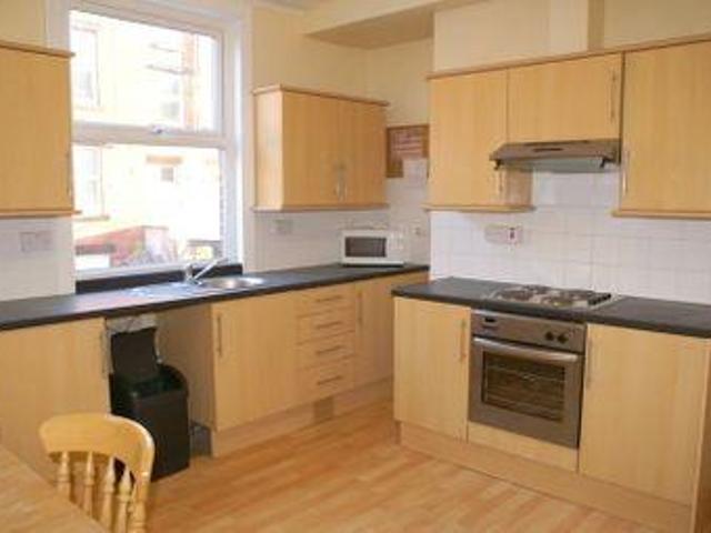 3 Bedrooms Terraced house for rent in Bentley Grove, Meanwood, Leeds LS6