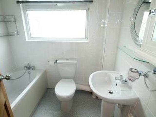 3 Bedrooms Terraced house for rent in Birdhurst Avenue, South Croydon CR2