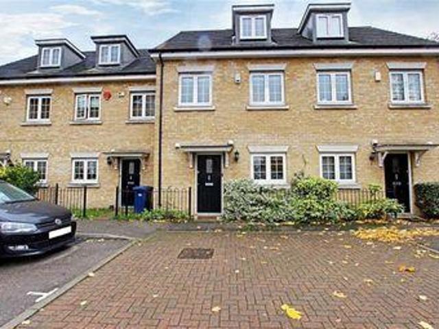 3 Bedrooms Terraced house for rent in Brownlow Close, New Barnet, Hertfordshire EN4