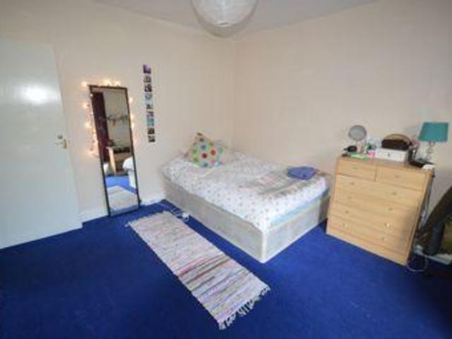 3 Bedrooms Terraced house for rent in Brudenell Mount, Leeds LS6