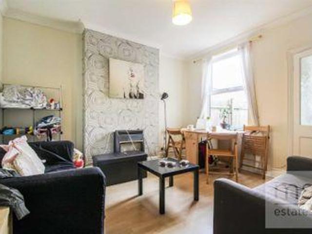 3 Bedrooms Terraced house for rent in Cycle Road, Lenton, Nottingham NG7
