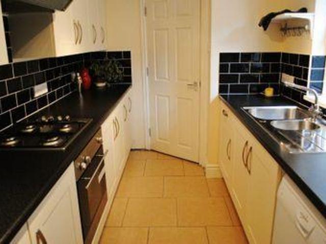 3 Bedrooms Terraced house for rent in Cyfartha Street, Roath Cardiff CF24