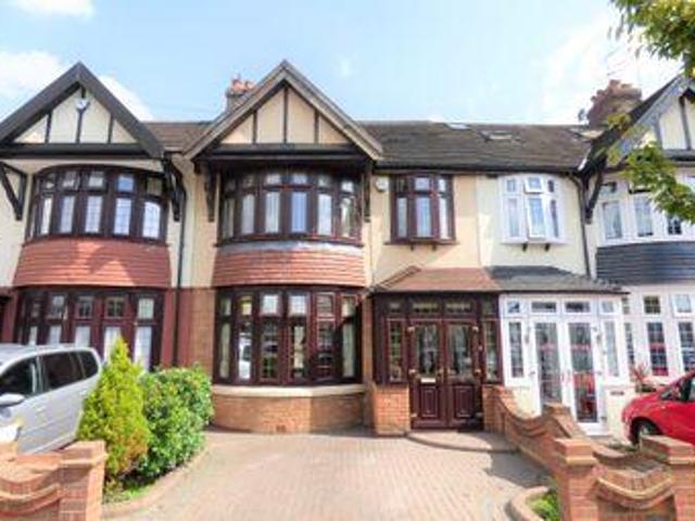 3 Bedrooms Terraced house for rent in Capel Gardens, Ilford IG3