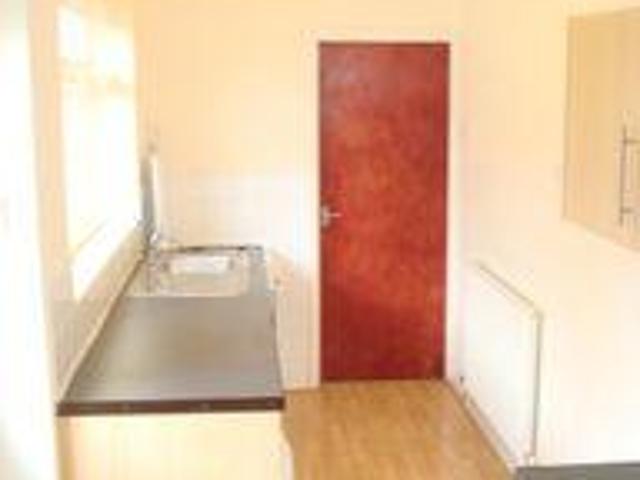3 Bedrooms Terraced house for rent in Carmalite Road, Stoke, Coventry CV1