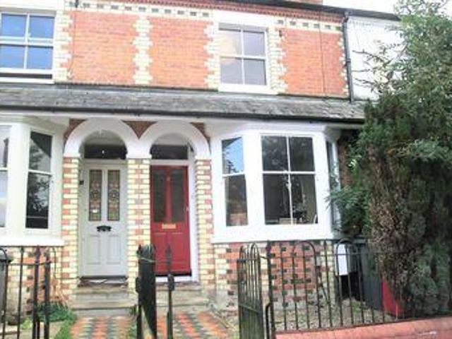 3 Bedrooms Terraced house for rent in Cardigan Gardens, Reading RG1