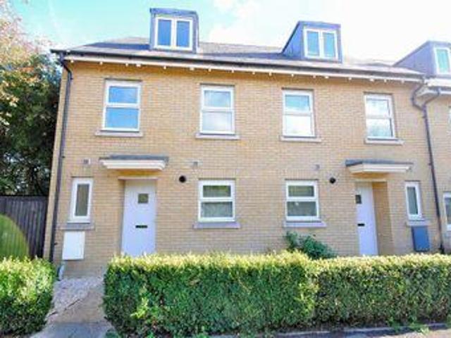3 Bedrooms Terraced house for rent in Cavell Court, Bishops Stortford, Hertfordshire CM23