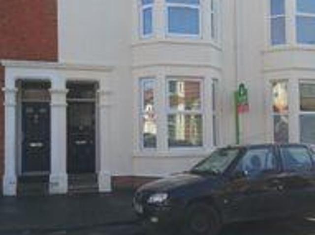 3 Bedrooms Terraced house for rent in Cedar Road, Northampton NN1