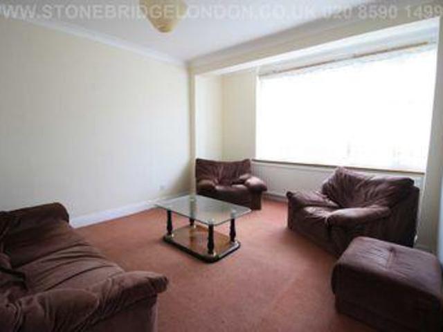 3 Bedrooms Terraced house for rent in Central Park Road, London E6