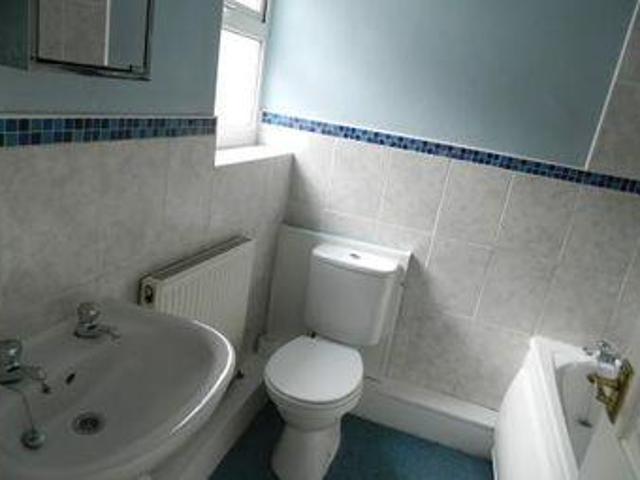 3 Bedrooms Terraced house for rent in Charterhouse Road, Coventry. CV1