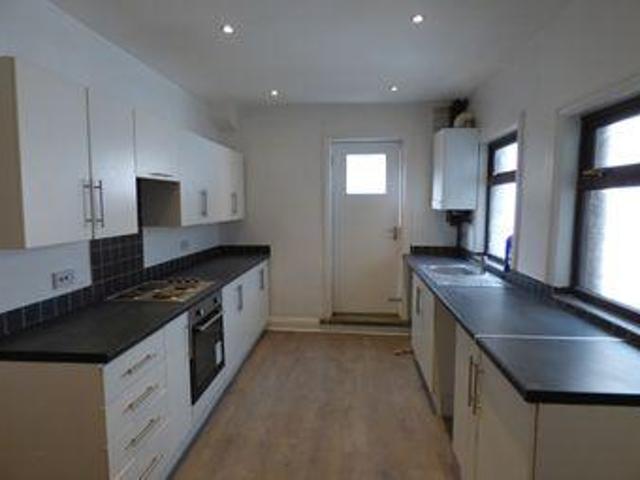 3 Bedrooms Terraced house for rent in Charles Street, St Helens WA10