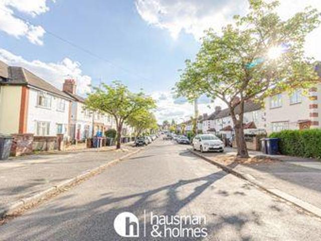 3 Bedrooms Terraced house for rent in Cloister Road, London NW2