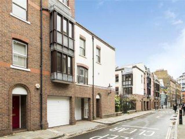 3 Bedrooms Terraced house for rent in Cloth Fair, London EC1A