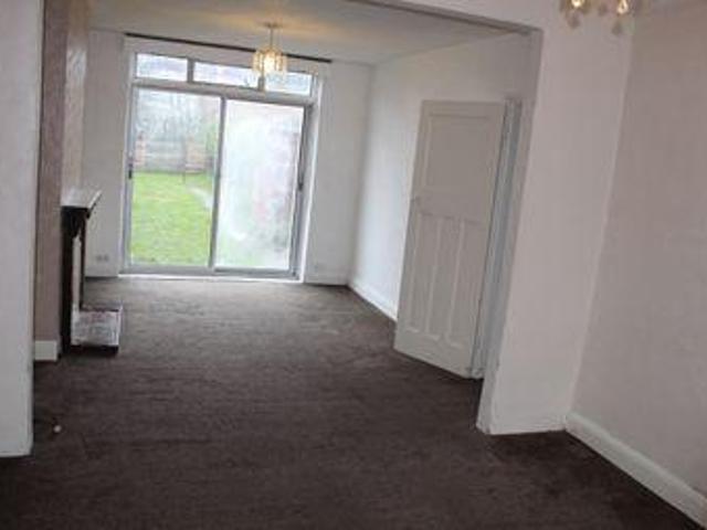 3 Bedrooms Terraced house for rent in Connaught Road, Luton LU4