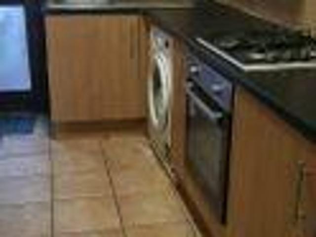 3 Bedrooms Terraced house for rent in Coventry Road, Ilford IG1