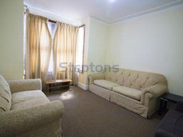 3 Bedrooms Terraced house for rent in Coventry Road, Ilford IG1