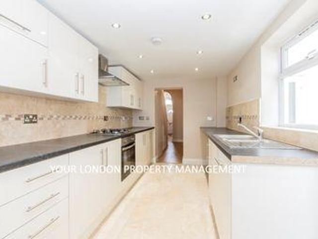 3 Bedrooms Terraced house for rent in Crescent Road, Woolwich SE18