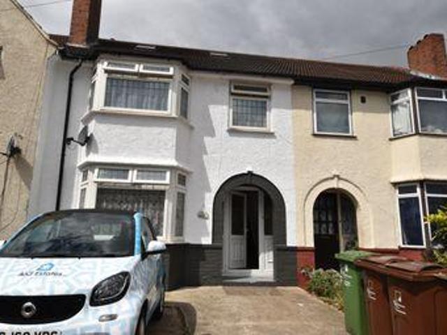 3 Bedrooms Terraced house for rent in Crosby Road, Dagenham Essex RM10