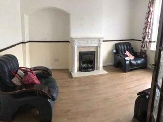 3 Bedrooms Terraced house for rent in Durell Road, Dagenham, Essex RM9