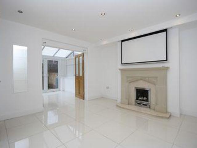 3 Bedrooms Terraced house for rent in Devonshire Road, Docklands, London E16