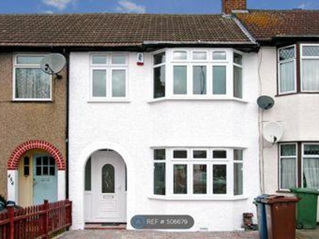 3 Bedrooms Terraced house for rent in Eastcote Lane, Harrow HA2