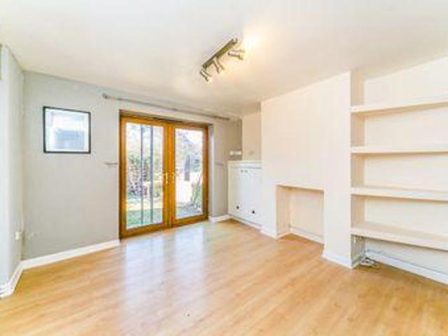 3 Bedrooms Terraced house for rent in Elgar Road, Reading RG2