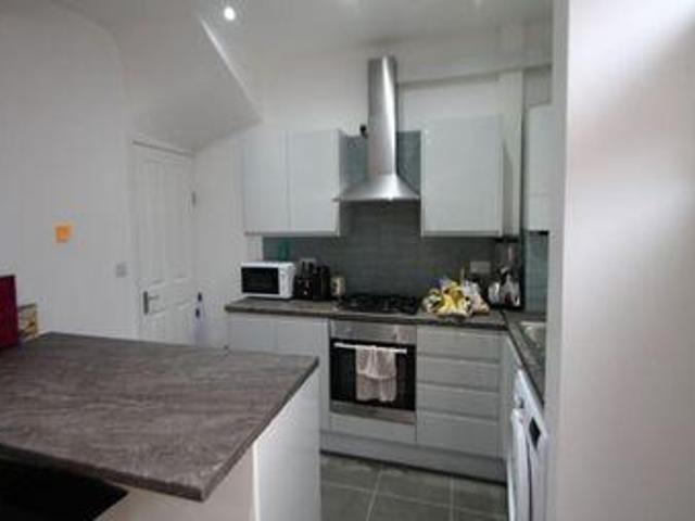 3 Bedrooms Terraced house for rent in Elizabeth Street, Hyde Park, Leeds LS6